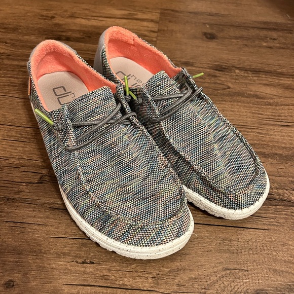 Hey Dude | Shoes | Hey Dude Sox Peacock Pink | Poshmark